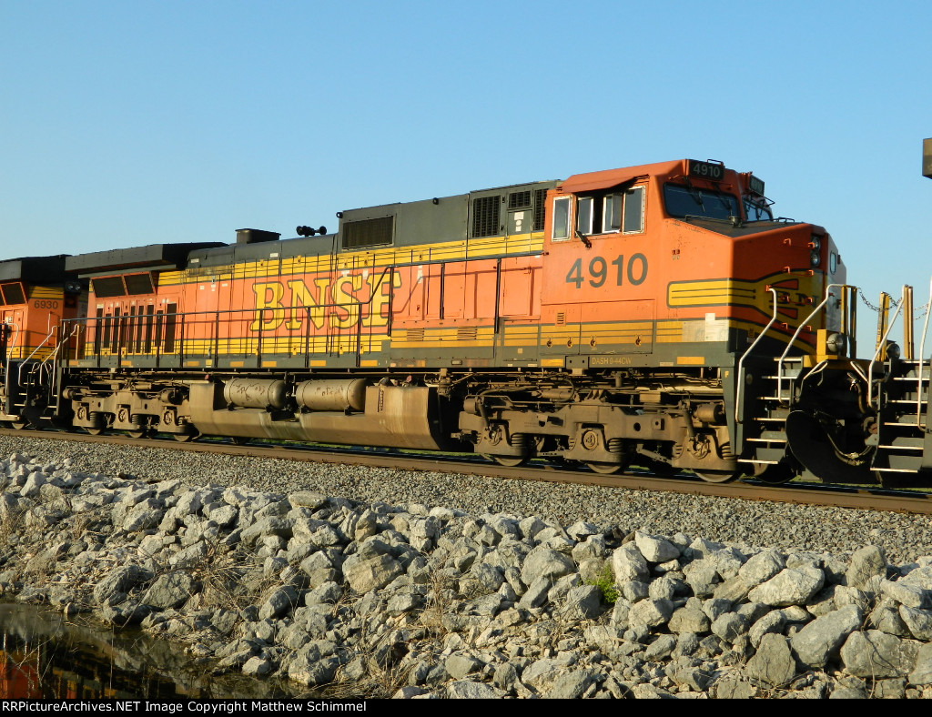 BNSF 4910
